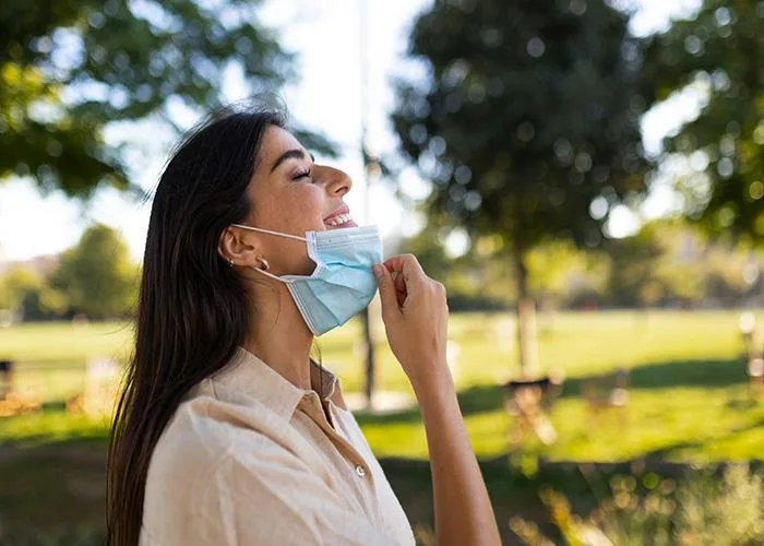 5 Obat Kumur Alami Terbaik untuk Nafas Segar & Sehat